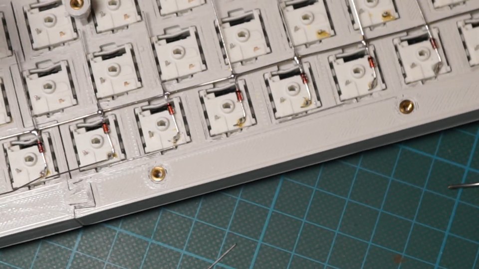 Hand-wiring a custom keyboard